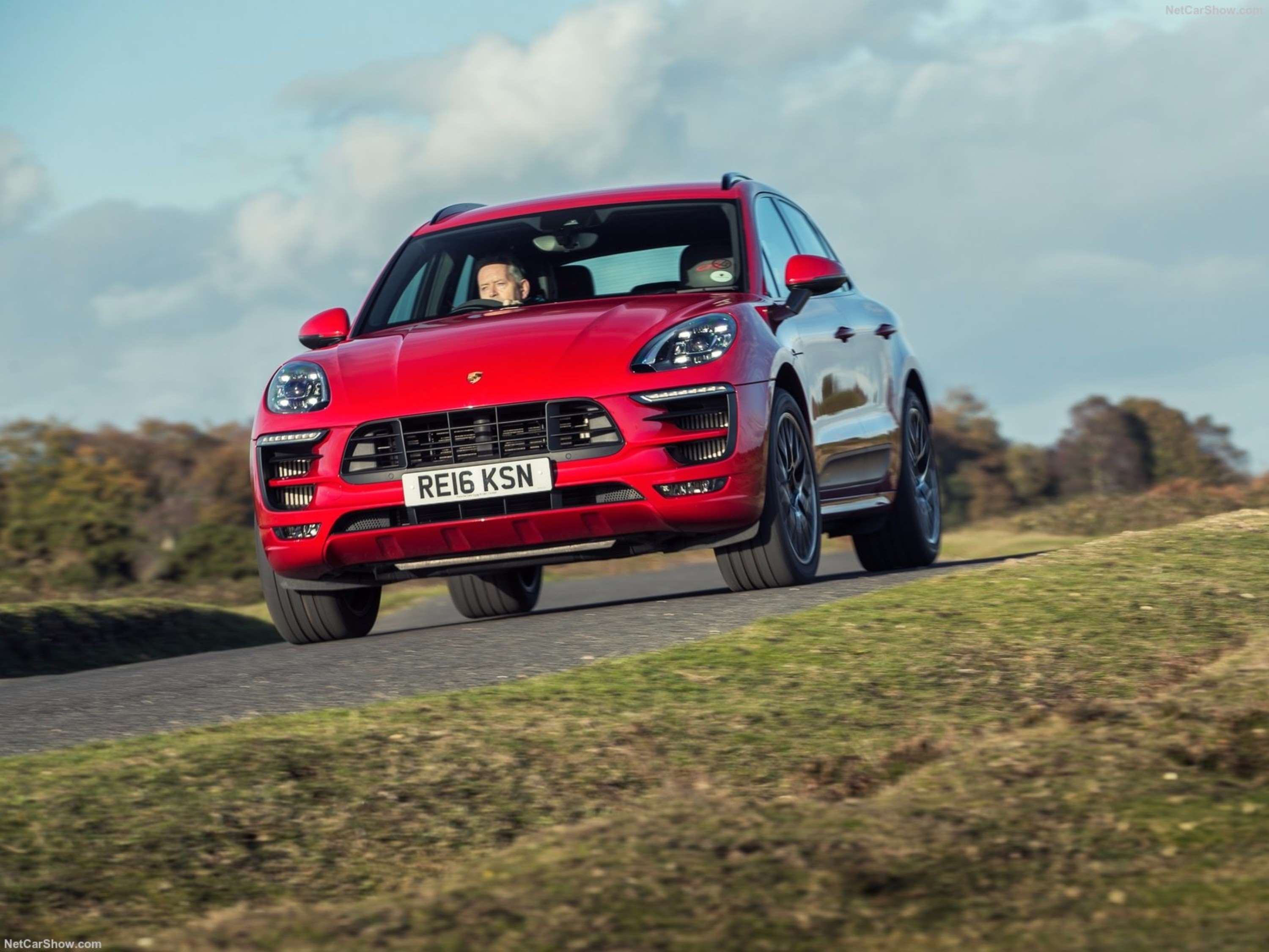 The Goodwood Test: Porsche Macan GTS
