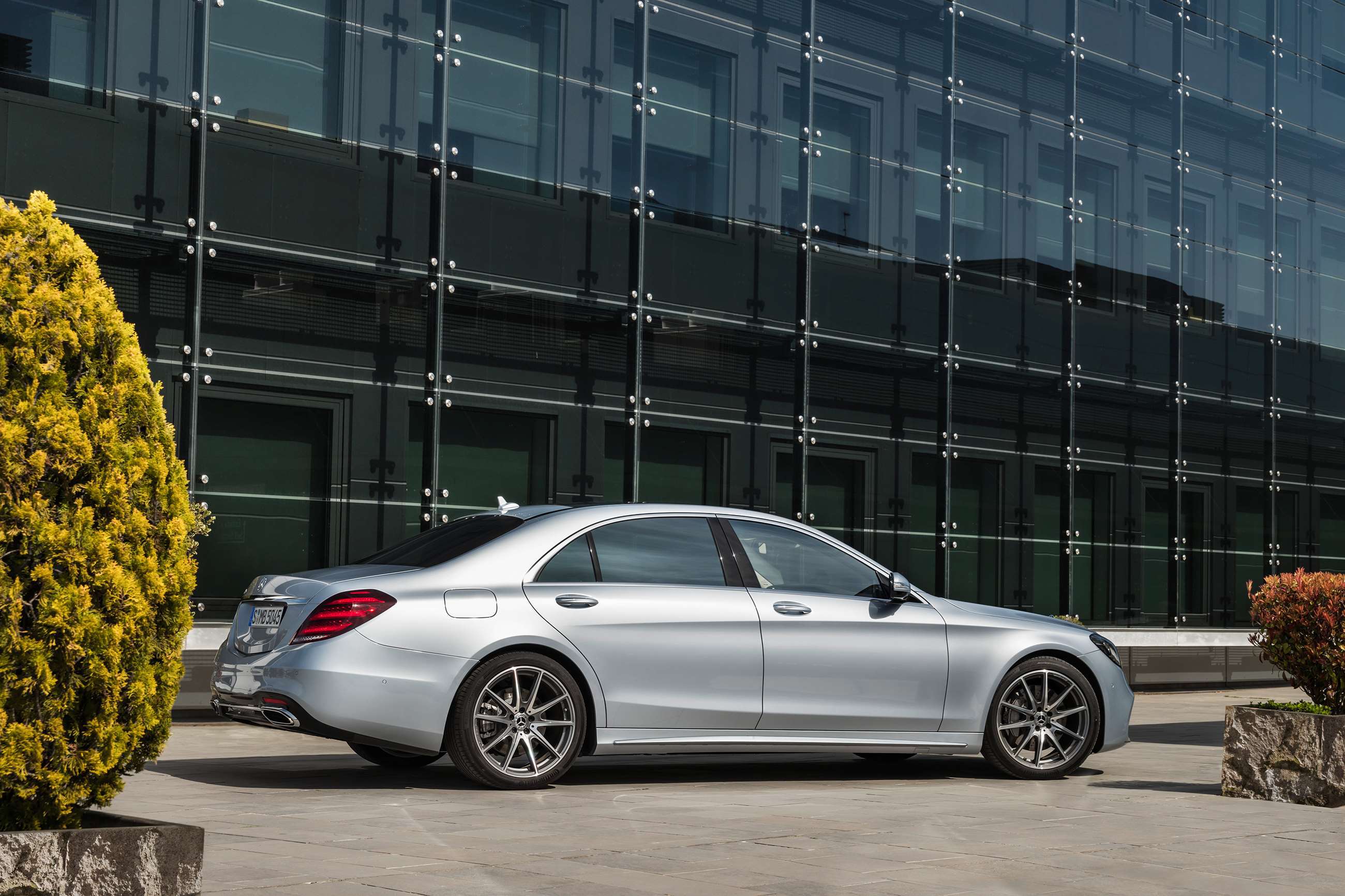 The Goodwood Test: Mercedes S450 L AMG-Line