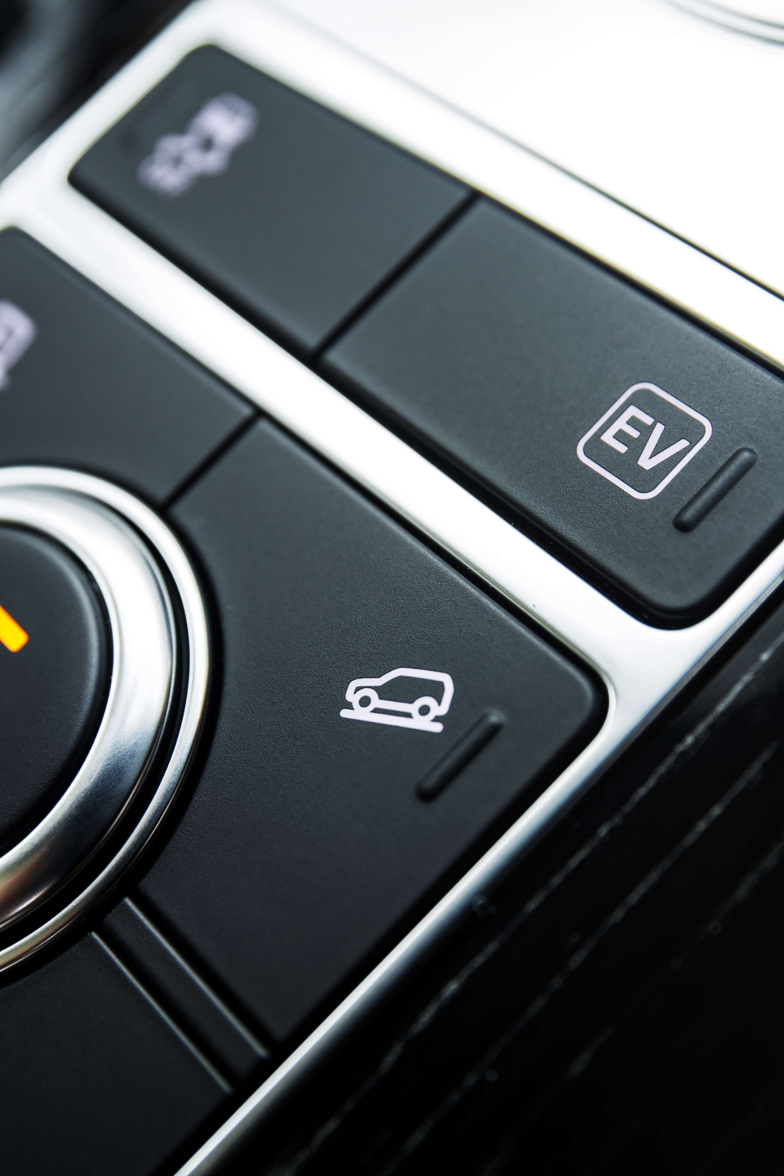 The Goodwood Test: Range Rover P400e PHEV