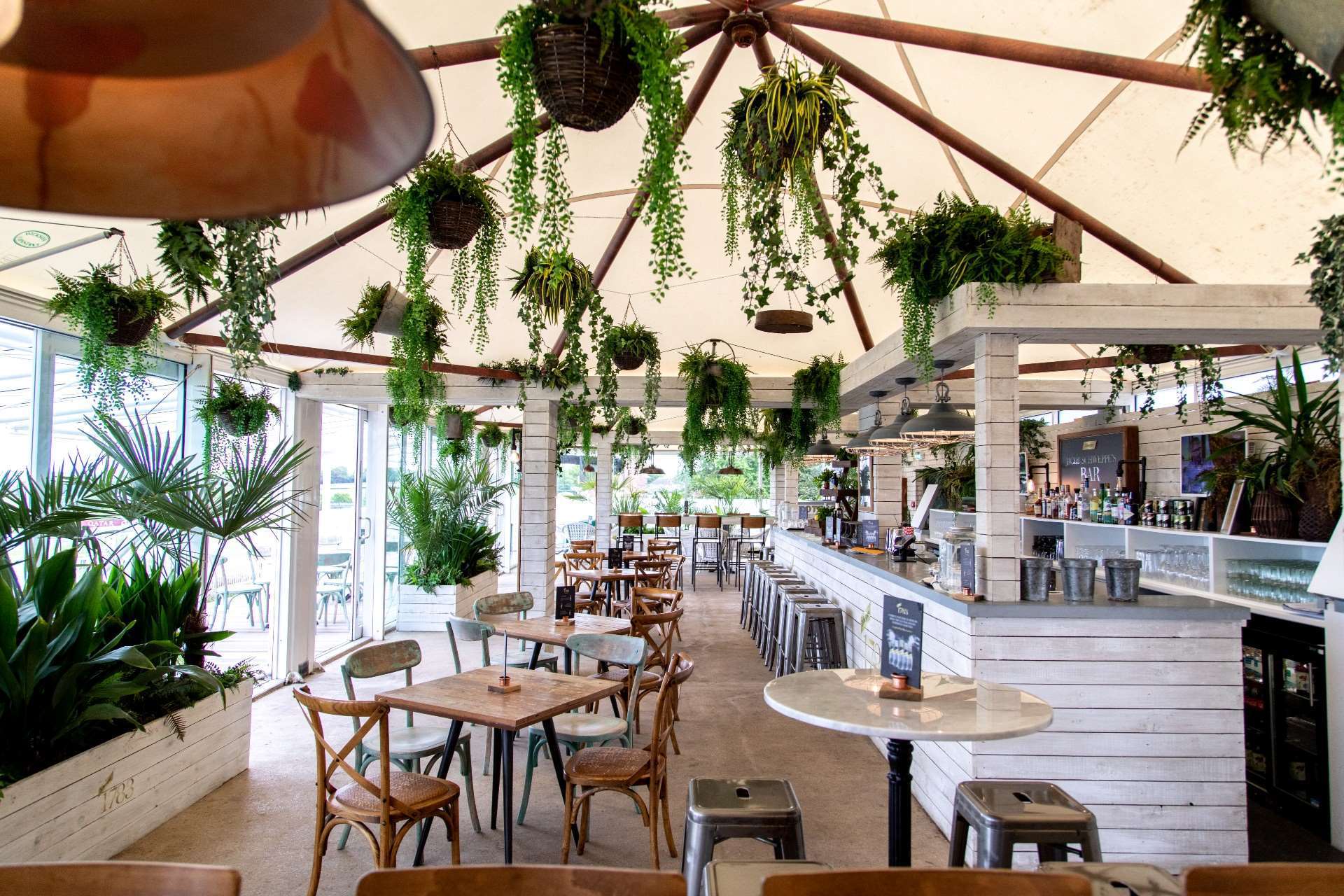 The Sussex Roof Garden Bar - Goodwood Racecourse | Horseracing